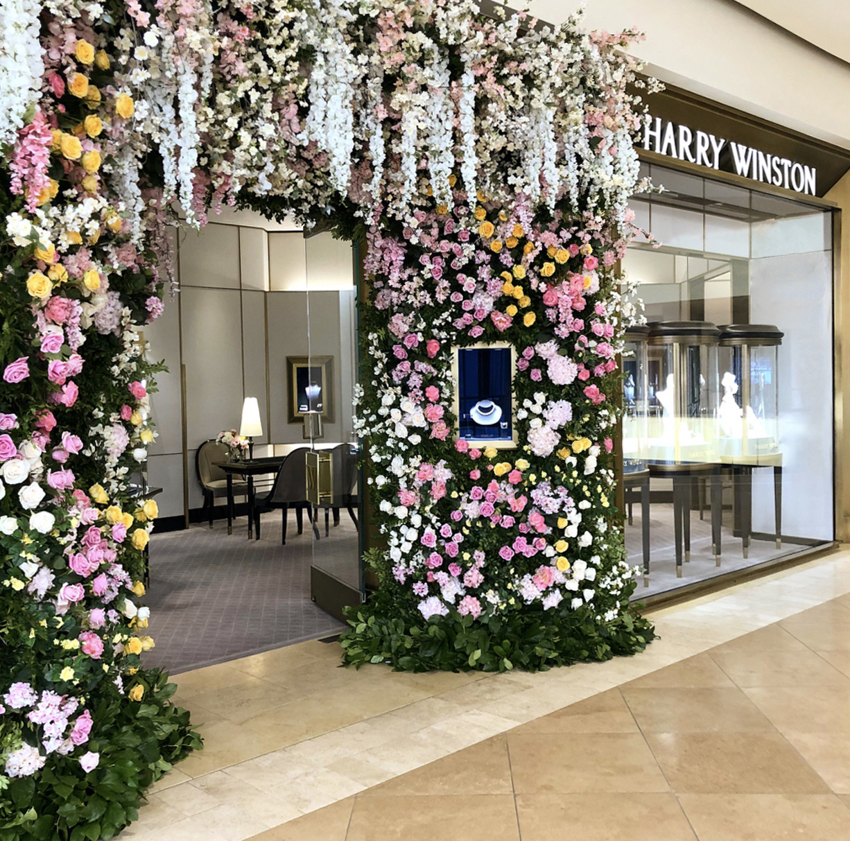 Harry Winston Unveils a Stunning Floral Display – South Coast Plaza